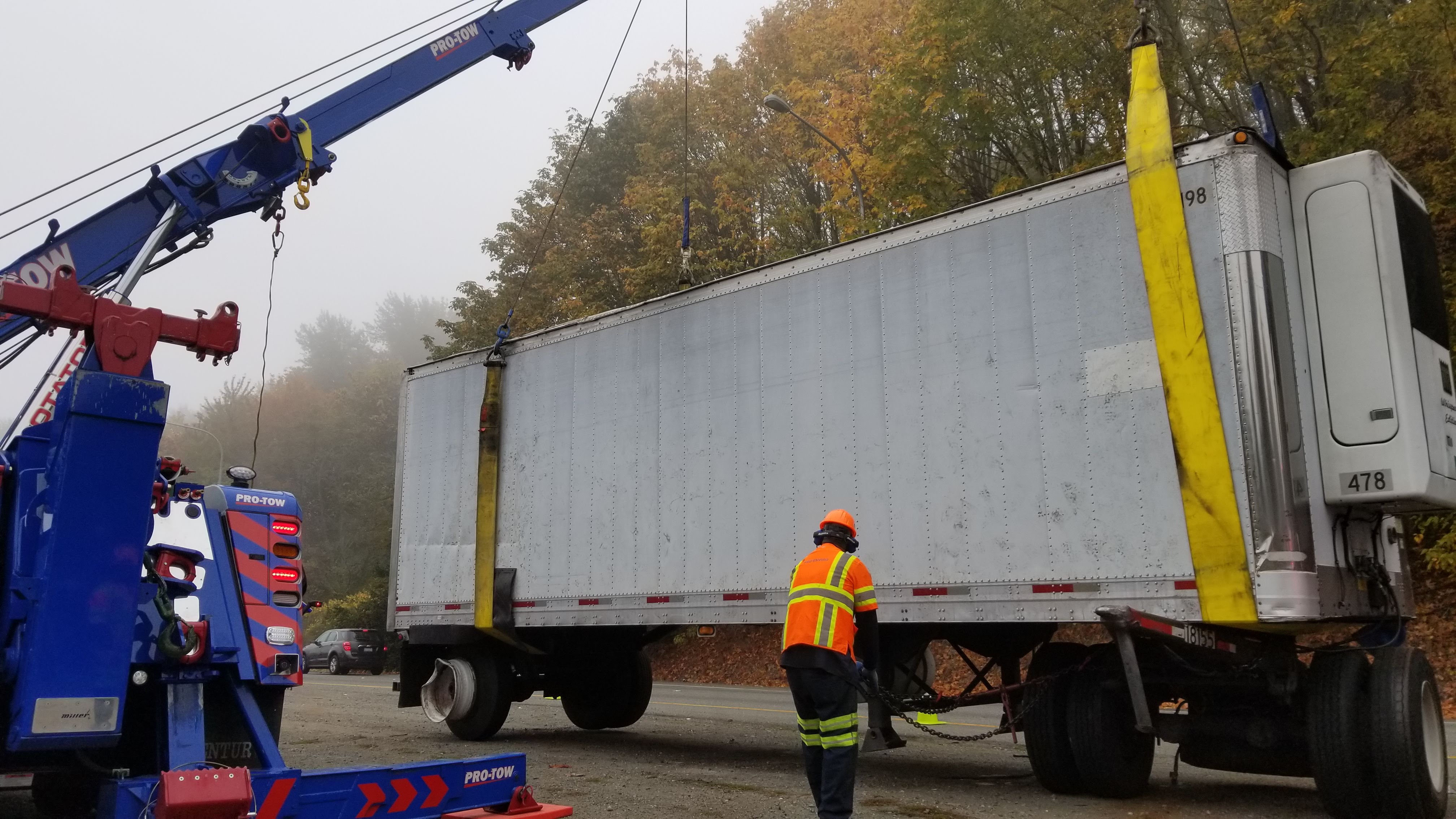 teamprotow auburn wa semi trailer towing (16) | Pro-Tow 24 Hr Towing