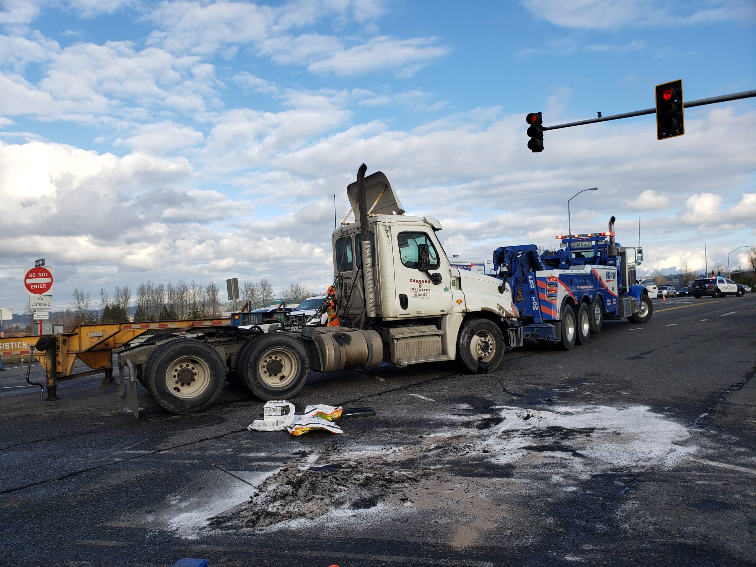 Shipping-Container-Accident-Auburn-WA-11 | Pro-Tow 24 Hr Towing