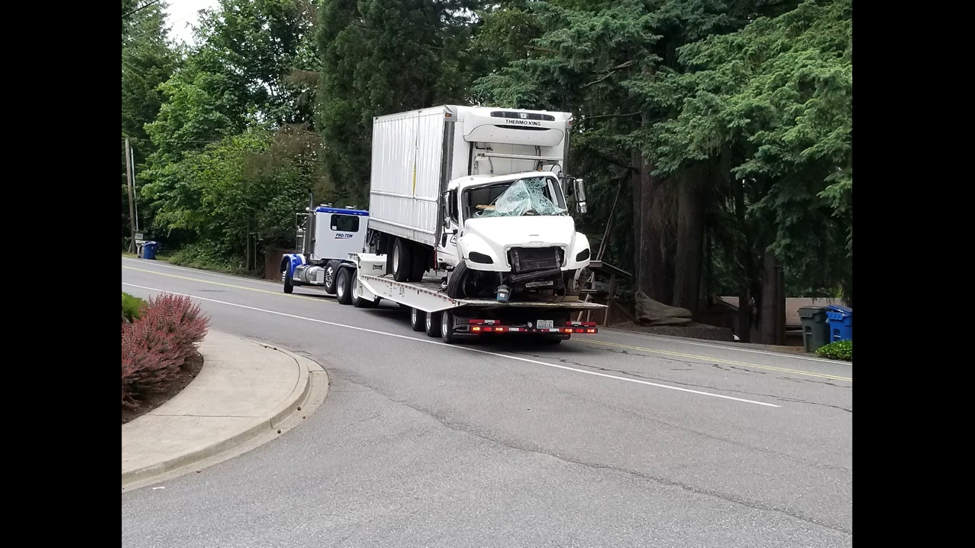 box truck 8 | Pro-Tow 24 Hr Towing