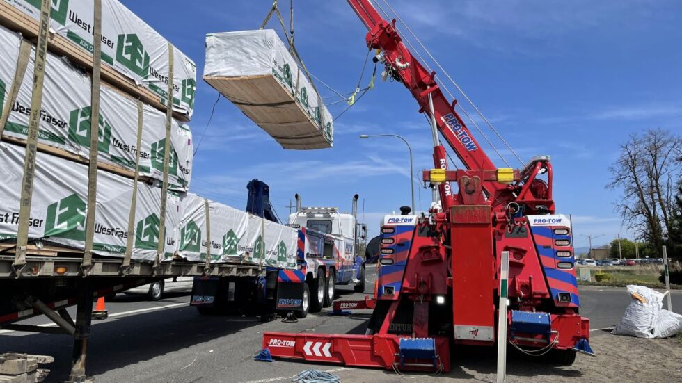 Cargo Recovery & Load Shifts | Pro-Tow 24 Hr Towing & OnSite Truck Repair