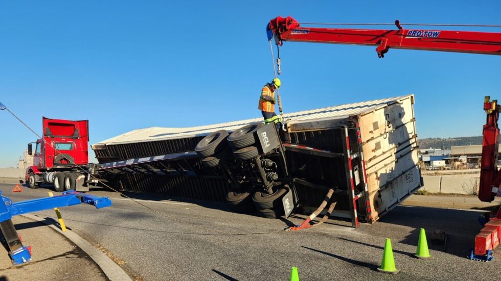 Heavy-Duty Recovery | Pro-Tow 24 Hr Towing & OnSite Truck Repair